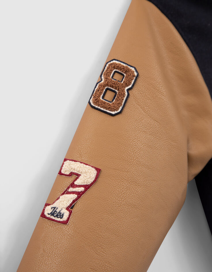 Teddy azul marino bimaterial con bordados y capucha niño IKKS