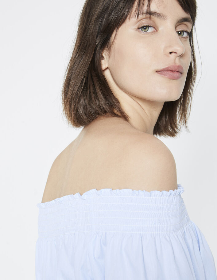 Blouse, bare shoulders