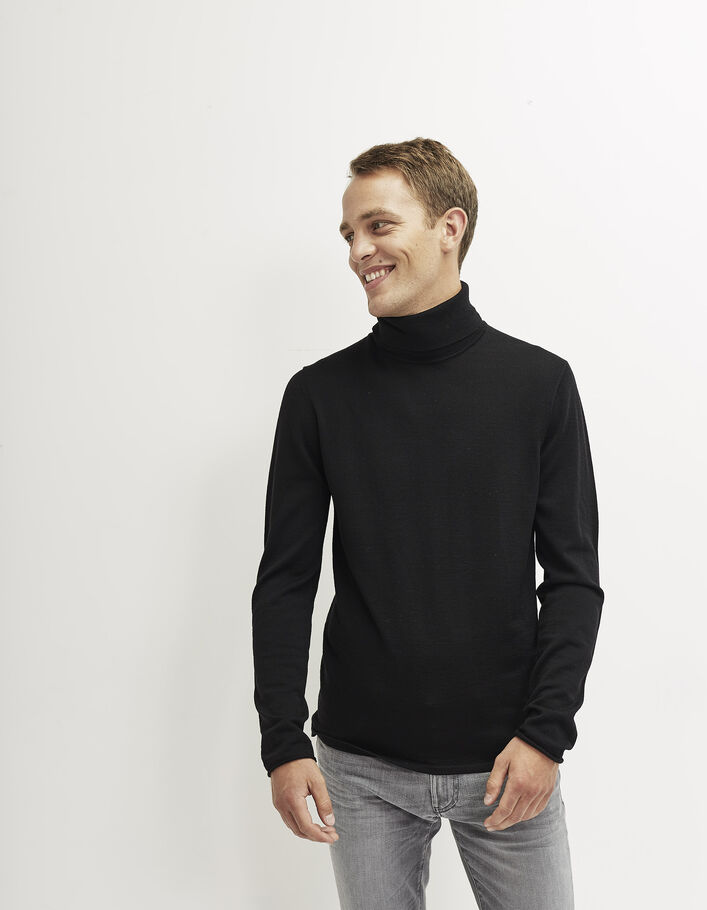 Men's black jumper