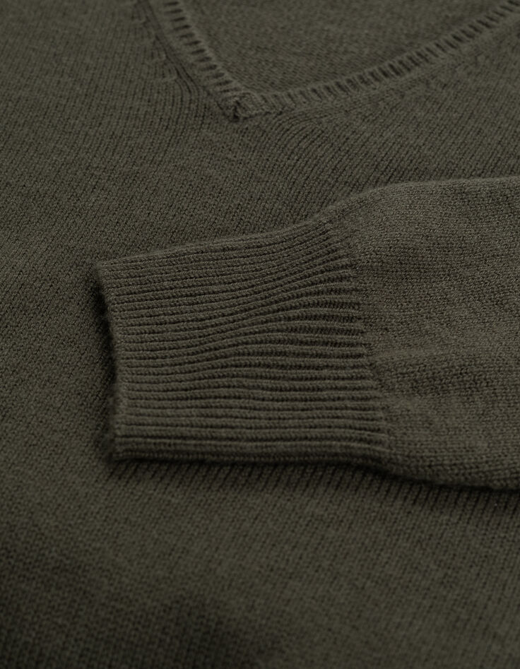 Women's 100% wool V-neck khaki knit sweater