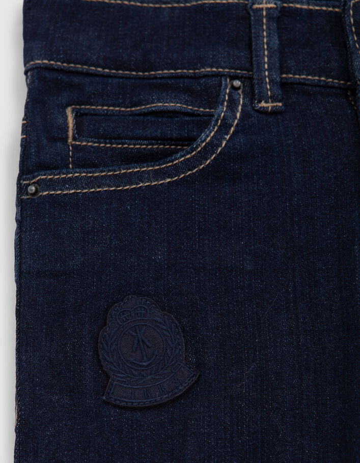 Jean SLIM brut avec badge et broderie garçon