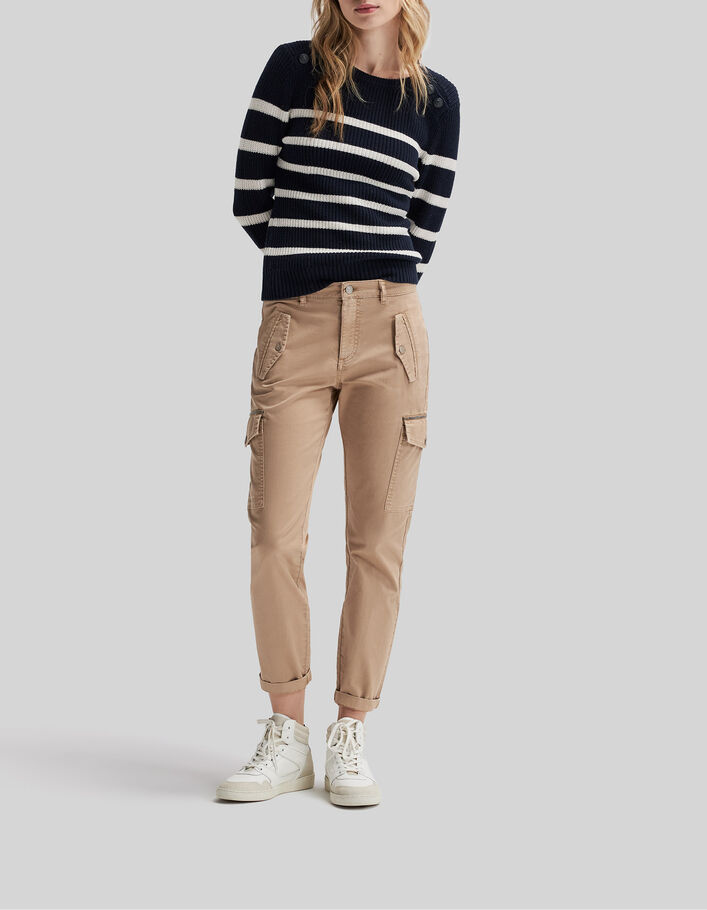 Women’s camel cropped cargo jeans with pretty braid