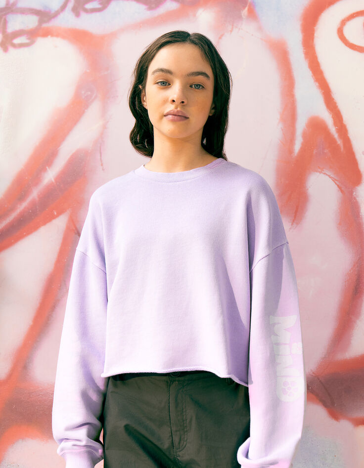 Girls’ lilac cropped sweatshirt with print on sleeves